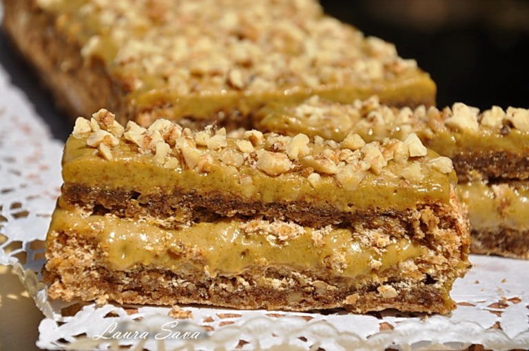 Prajitura cu blat de bezea si crema de nes | Retete culinare cu Laura ...
